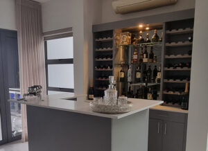 An Island Bar for a Small Area - The Wood Studio